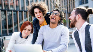 17 Traits Of Those People Who Get Along With Everyone